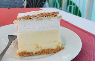 Lake Bled Cream Cake – a fairytale confection and why you need to taste ...
