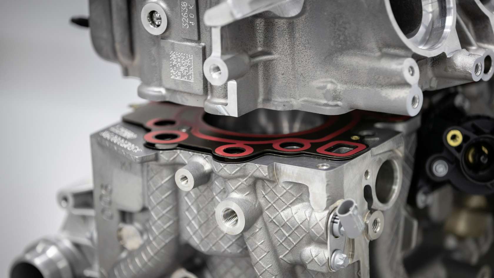 Mercedes-AMG unveils most powerful production four-cylinder engine ...