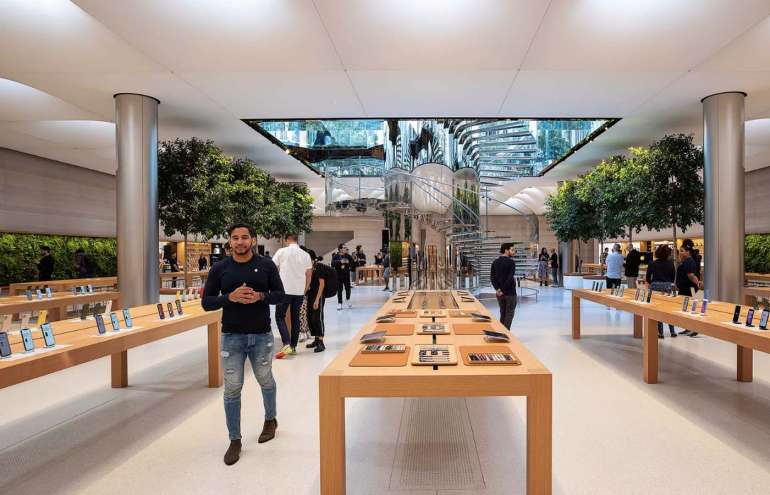 Apple’s redesigned cube store in NYC - Daily Luxury