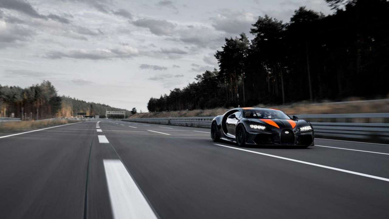 Bugatti Chiron breaks 300 MPH to become the fastest production car in ...