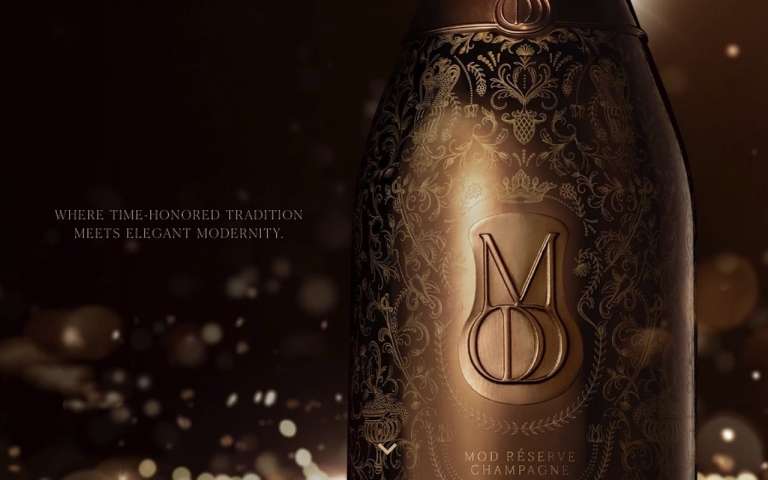 Drake, Brent Hocking work on Exclusive Mod Seléction Champagne - Daily ...