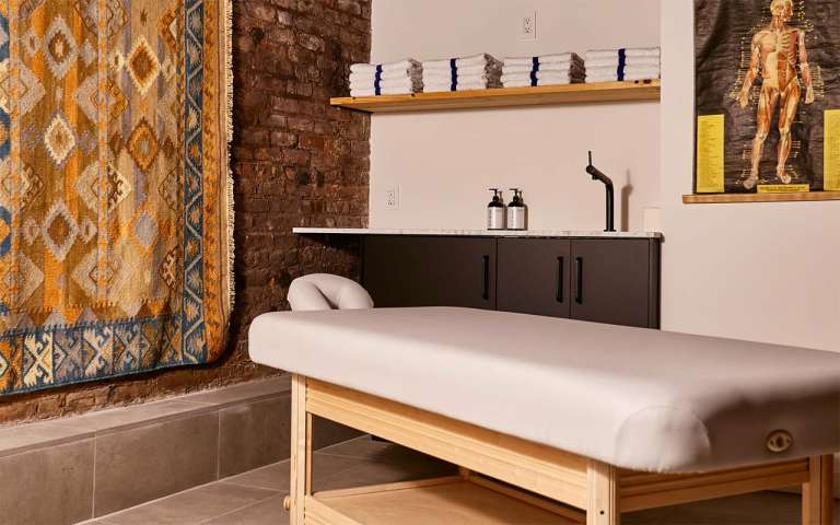 Brooklyn-based Bathhouse puts a spin on a 1930s Soda Factory - Daily Luxury