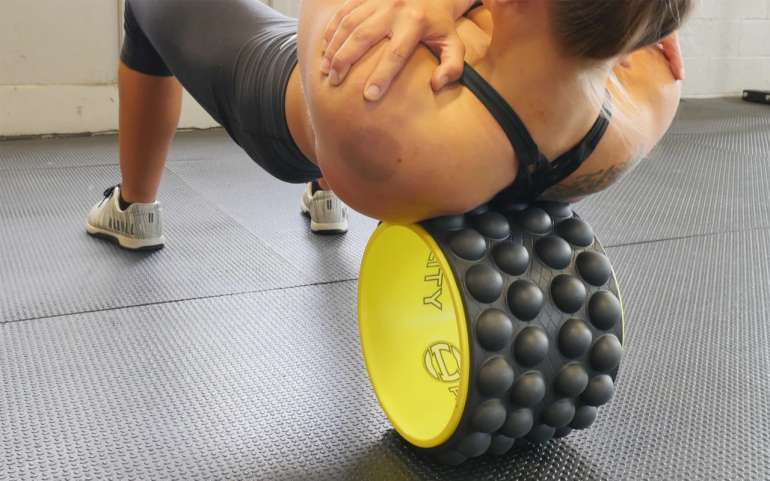 Acumobility Back Roller strengthens back muscles, improves posture ...