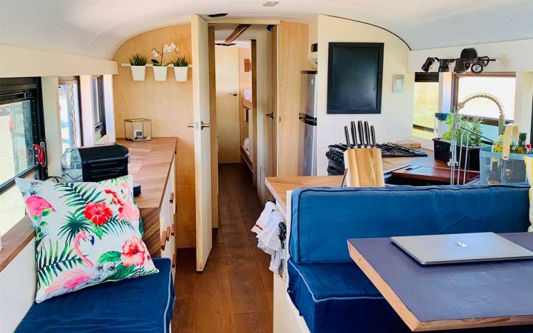 Mybushotel converts old school buses into hotels on wheels - Daily Luxury