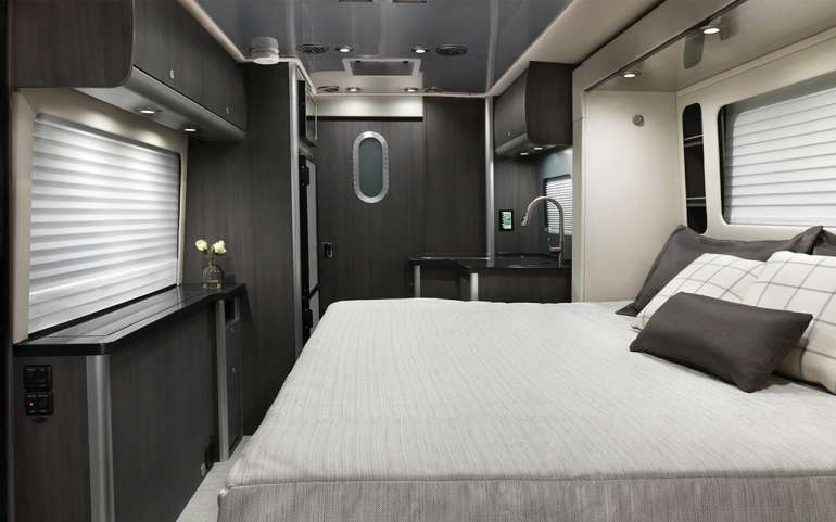 Mercedes-Benz x Airstream Atlas Touring Coach is new luxury on wheels ...