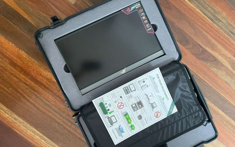 Xbox Series S suitcase - A winnable merchandise for traveling gamers ...