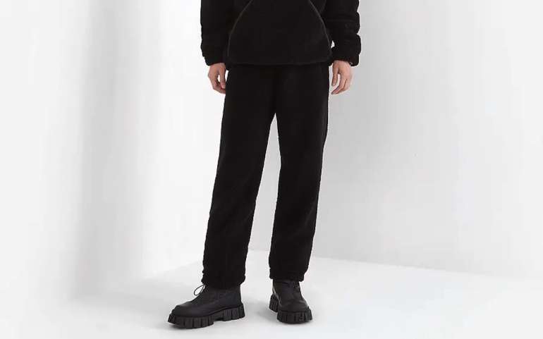Fendi Ski Boots from the 2021 Skiwear Collection now available - Daily ...