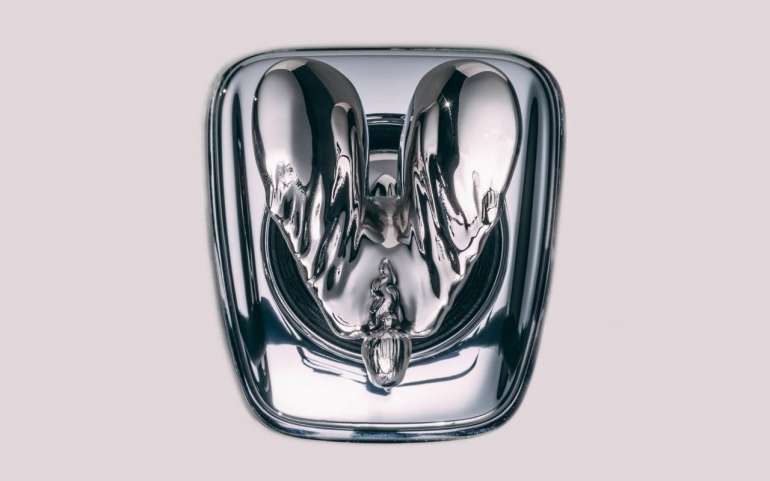 Rolls-Royce reveals the redesigned Spirit of Ecstasy for Spectre ...